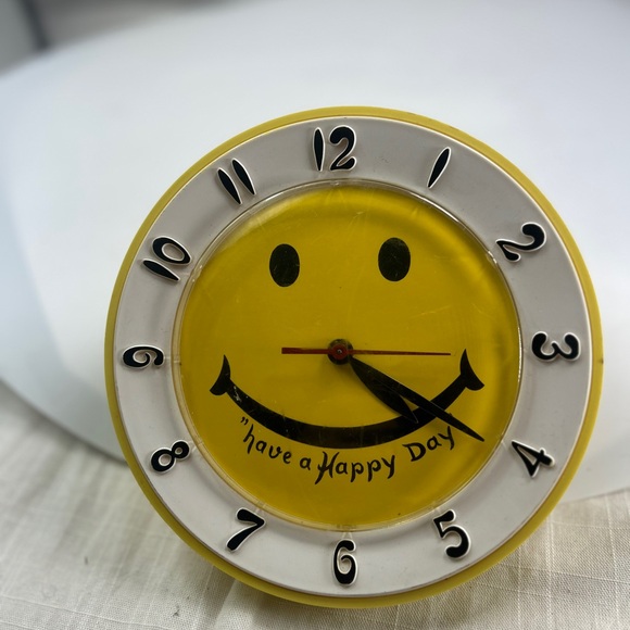 Wall Decor | Vintage Lux Have A Happy Day Electric Wall Clock Happy ...